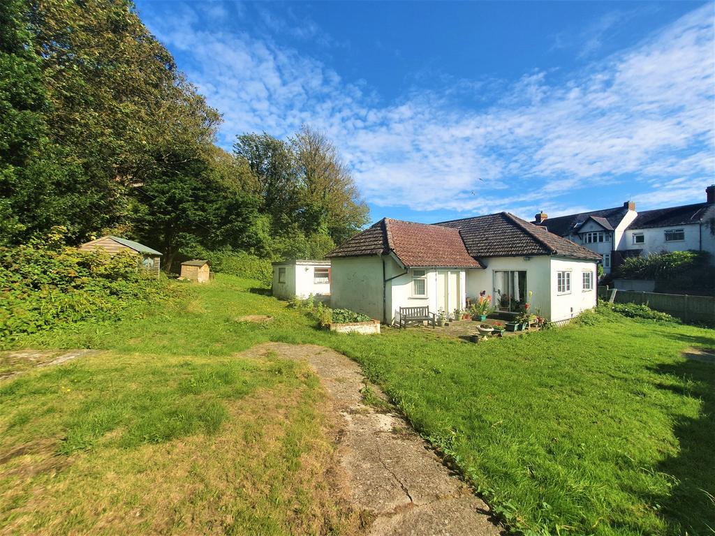 Hospital Hill, Hythe CT21 4 bed detached bungalow - £525,000