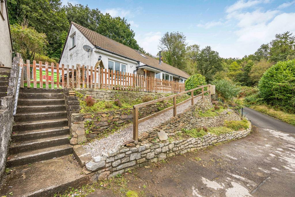 Cwm Fedw, Machen CF83 4 bed semi-detached bungalow for sale - £300,000