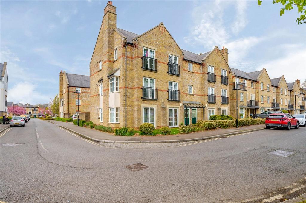 Coldstream Road, Caterham CR3 2 bed flat for sale - £350,000