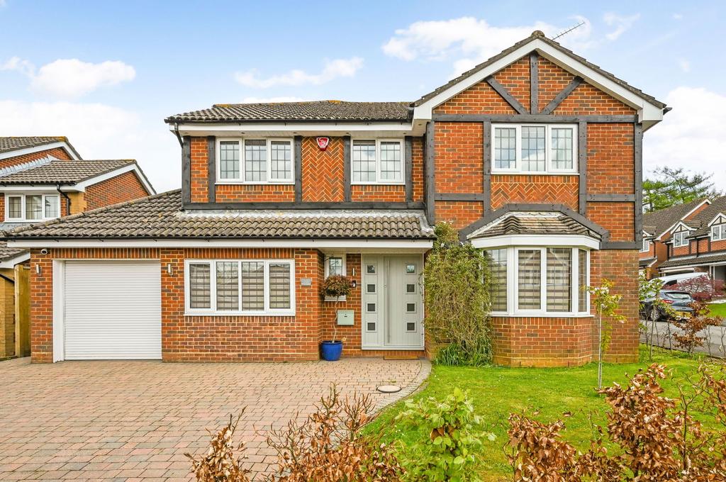 River Close, Four Marks GU34 5 bed detached house for sale - £700,000