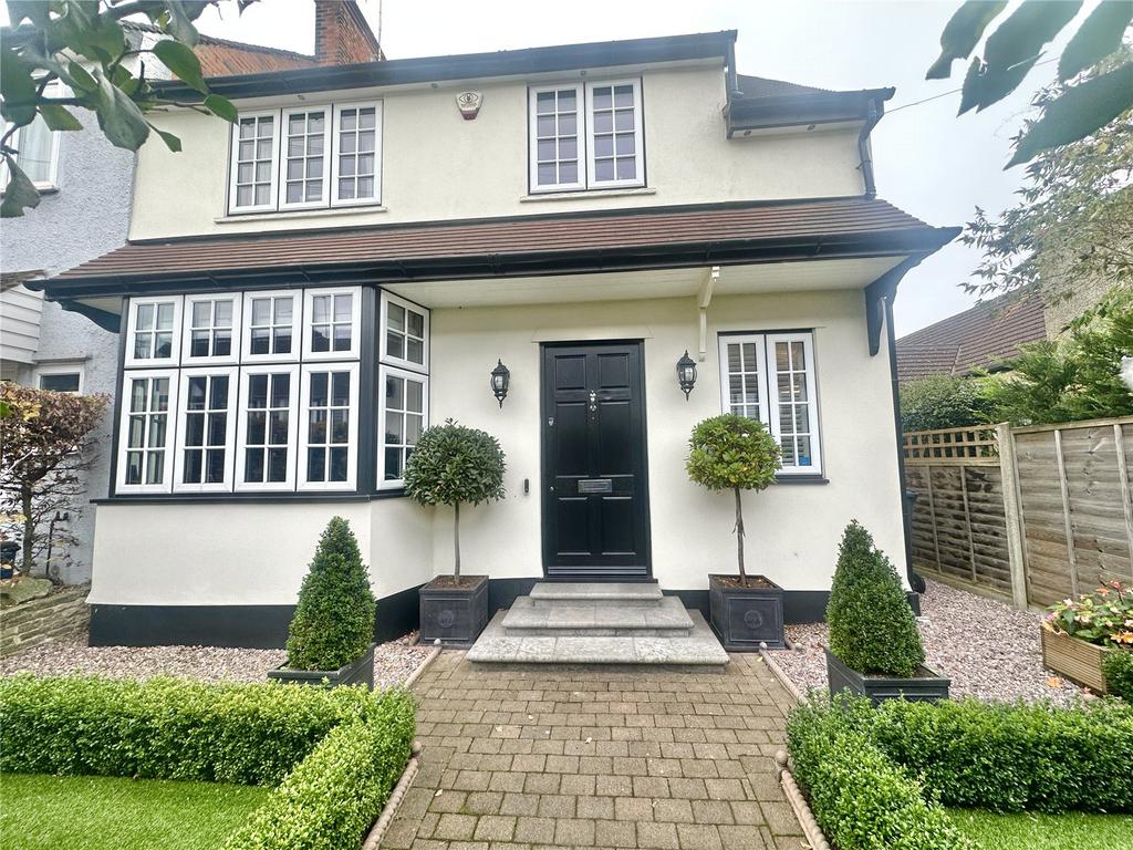Watling Street, Radlett... 4 bed semi-detached house - £3,750 pcm (£865 pw)
