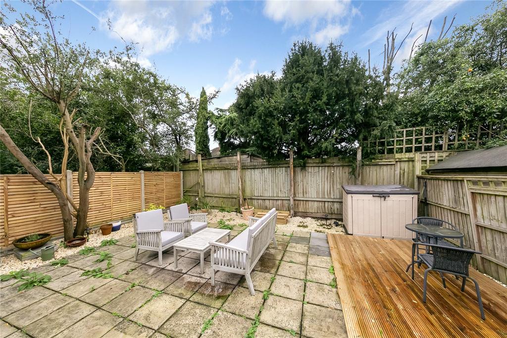 Stanley Road, East Sheen, SW14 3 bed maisonette - £650,000