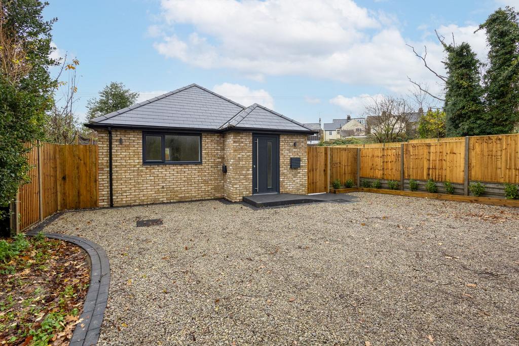 Flax Court Lane, Dover CT15 3 bed detached bungalow - £450,000