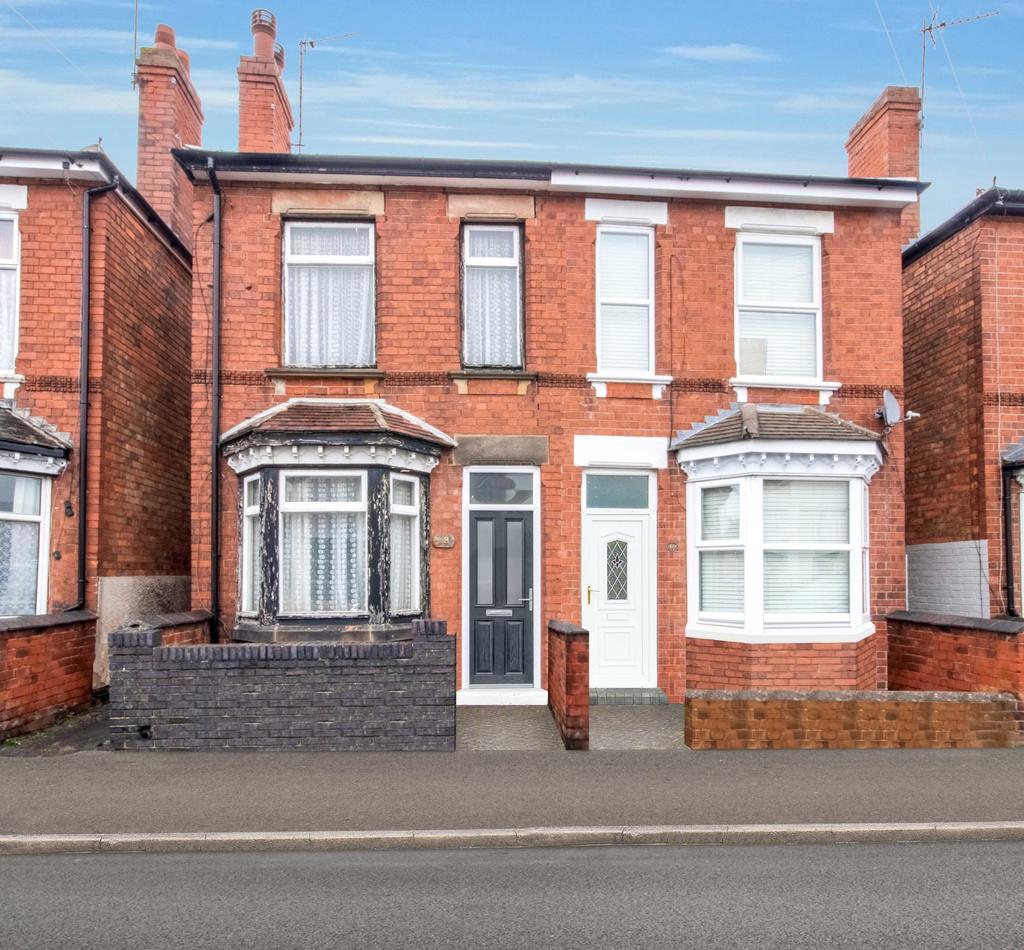 Lawrence Street, Long Eaton... 2 bed semi-detached house - £110,000