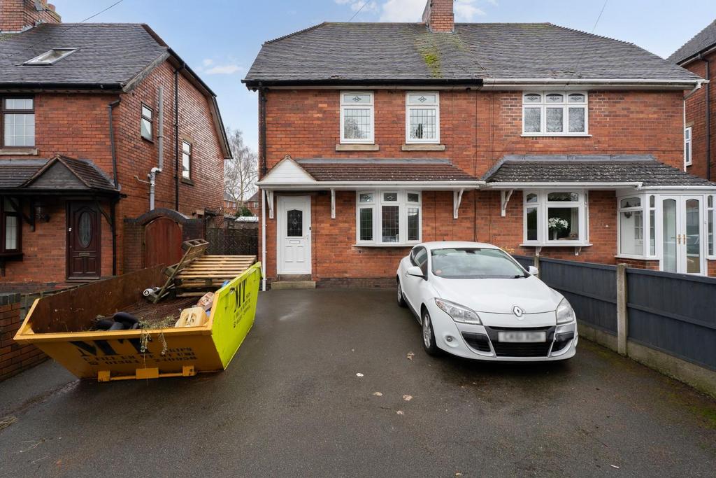 Springfield Avenue, Sedgley 4 bed semi-detached house - £210,000