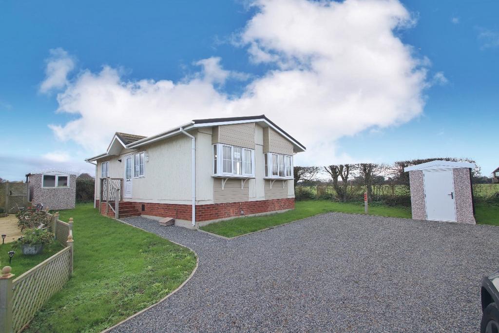 Frost Farm, Frost Lane, St. Nicholas... 2 bed park home for sale - £140,000