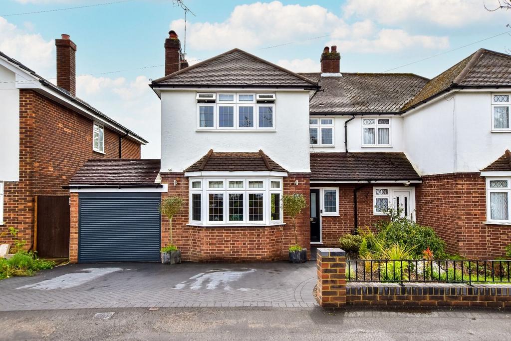 Rochester Way, Croxley Green... 3 bed semi-detached house for sale - £ ...