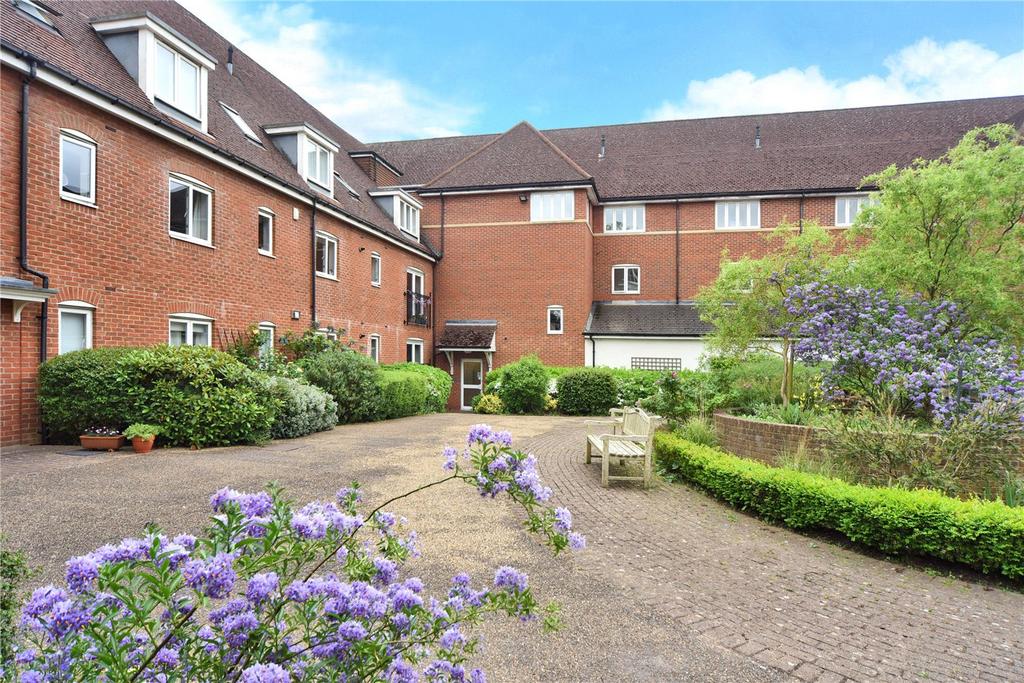 Wingfield Court, Banstead, Surrey, SM7 3 bed apartment for sale - £525,000