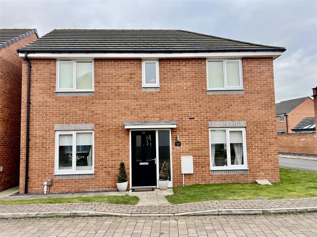 Weaving Lane, Darlington 3 bed detached house - £200,000