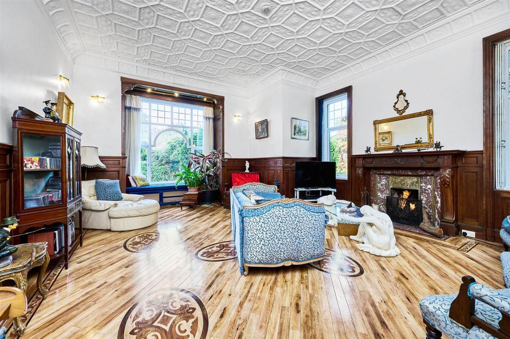Putney Hill, Putney 4 bed flat - £1,395,000