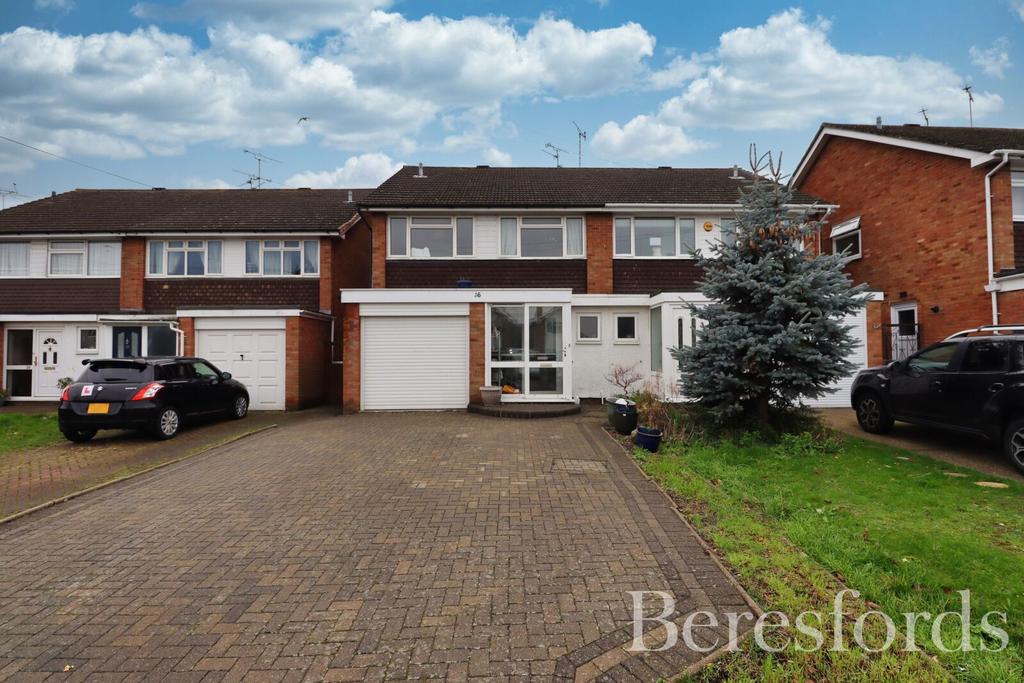 Chestnut Walk, Chelmsford, CM1 4 bed semi-detached house - £440,000