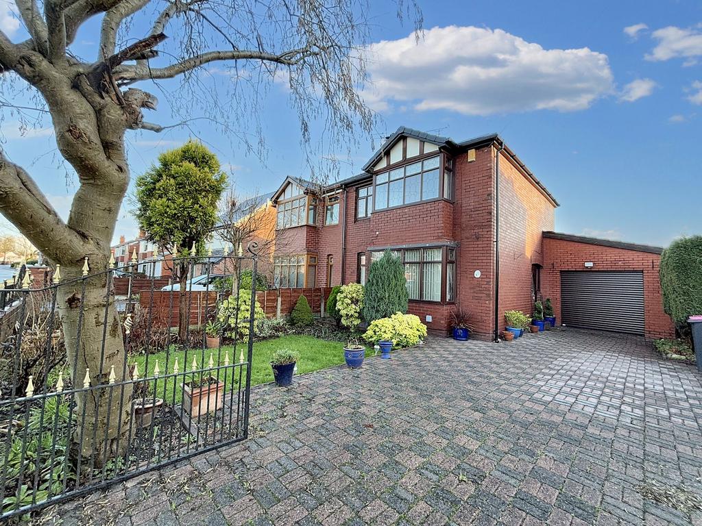 Ellenbrook Road, Manchester M28 3 bed property for sale - £350,000