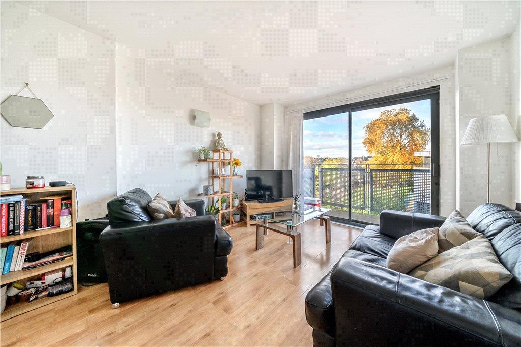 Deals Gateway, London 2 bed apartment - £375,000