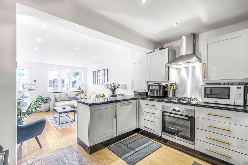 Eardley Road, Furzedown, SW16 2 bed flat - £535,000