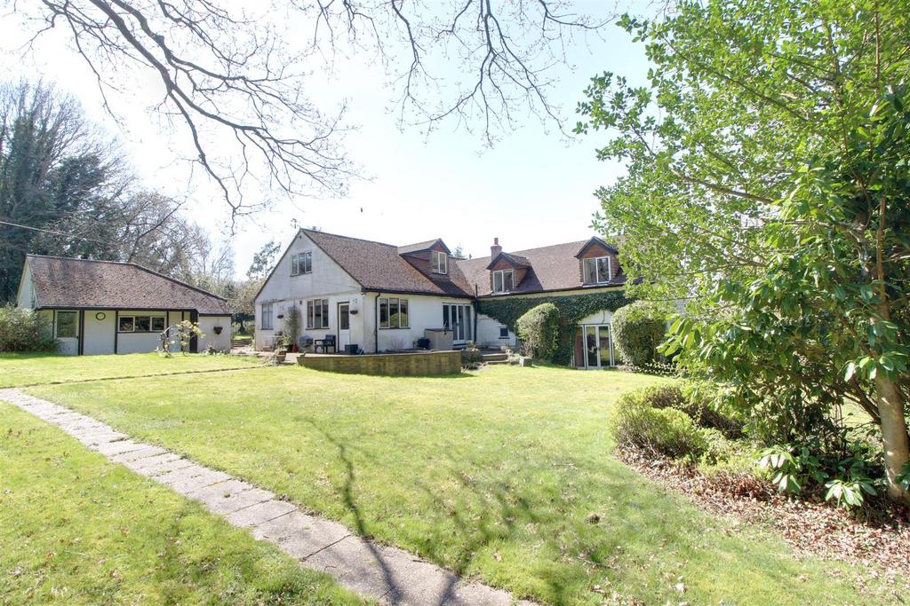Water End Road, Potten End 5 bed detached house - £1,350,000