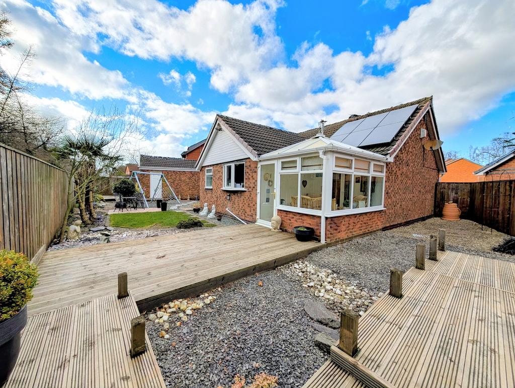 Evesham Close, Boldon Colliery, NE35 2 bed detached bungalow - £300,000