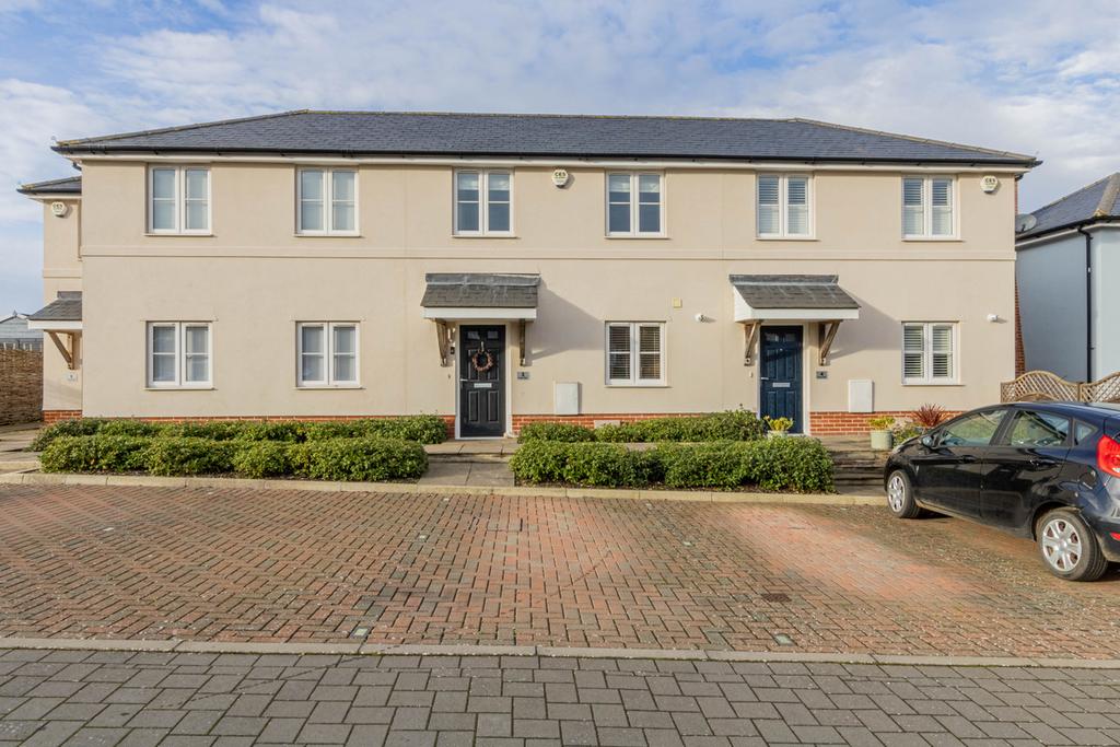 Poppy Field, Brantham, CO11 2 bed terraced house - £325,000