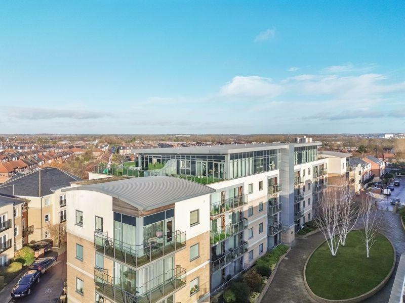 Grove Park Oval, Gosforth, Newcastle... 2 bed apartment for sale - £585,000