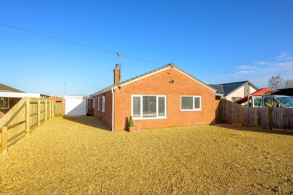 Burrett Gardens, Walsoken, Wisbech... 4 bed detached bungalow for sale ...