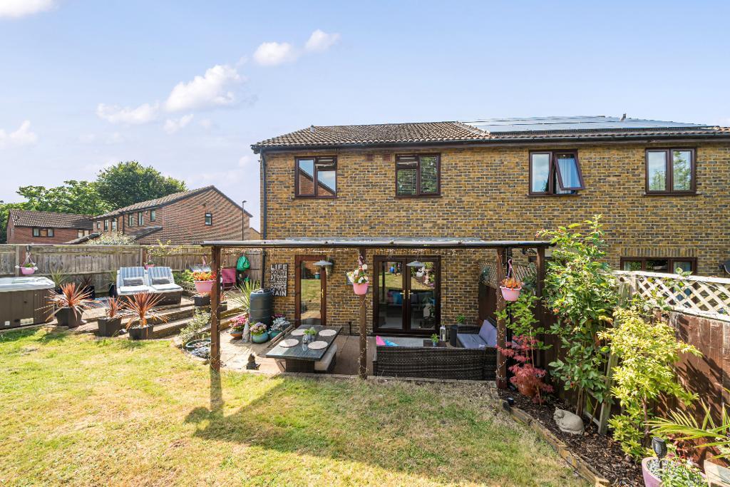 Tindale Close, Sanderstead, CR2 0RT 4 bed semi-detached house for sale ...
