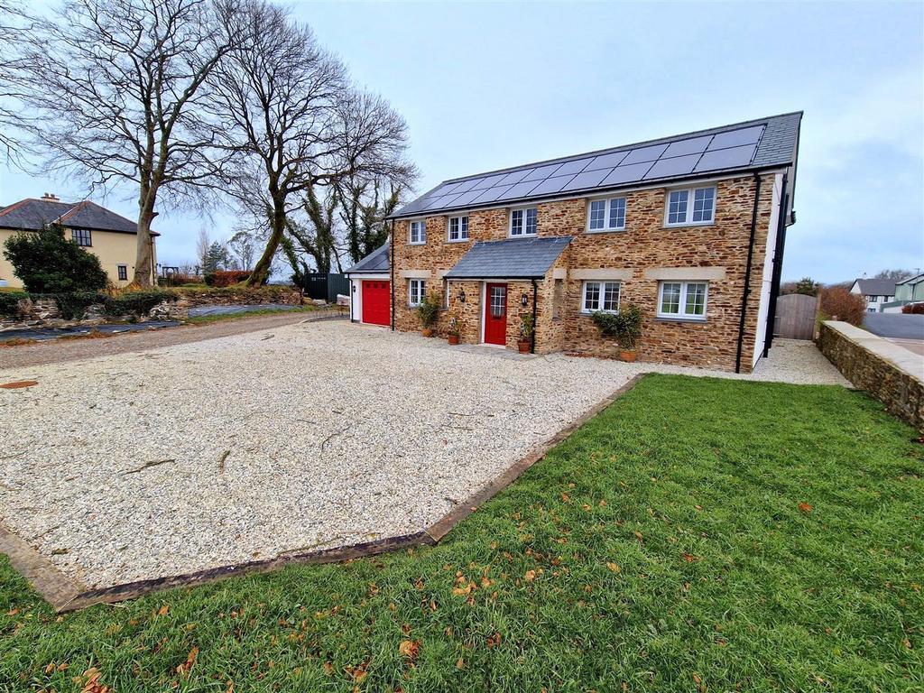 Trafalgar Close, Lewdown, Okehampton 4 bed detached house for sale - £ ...