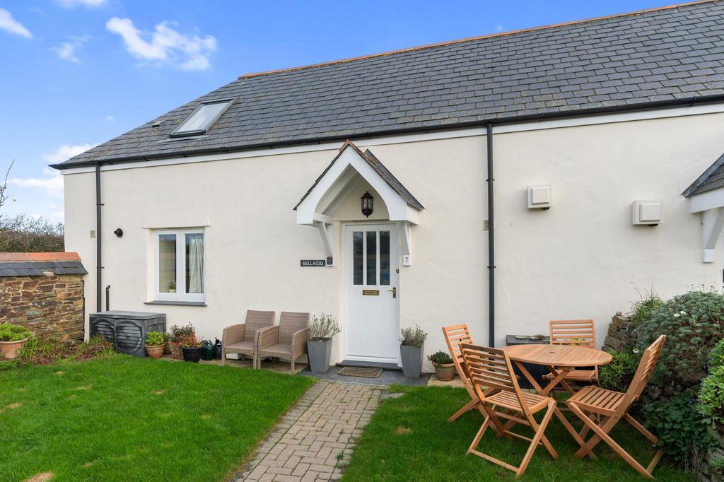 Padstow, PL28 2 bed terraced house - £340,000