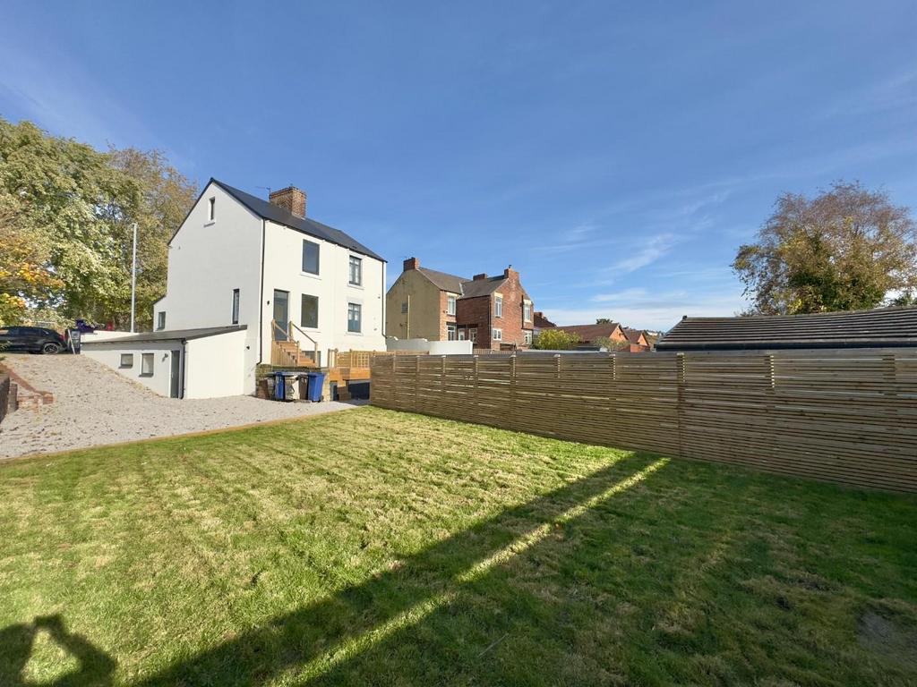 Snape Hill Road, Darfield, Barnsley 3 bed semi-detached house - £1,200 ...