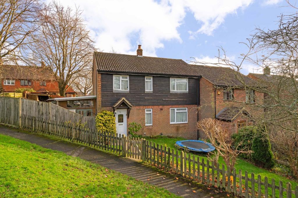 Alderbrook Close, East Sussex TN6 3 bed house - £399,950