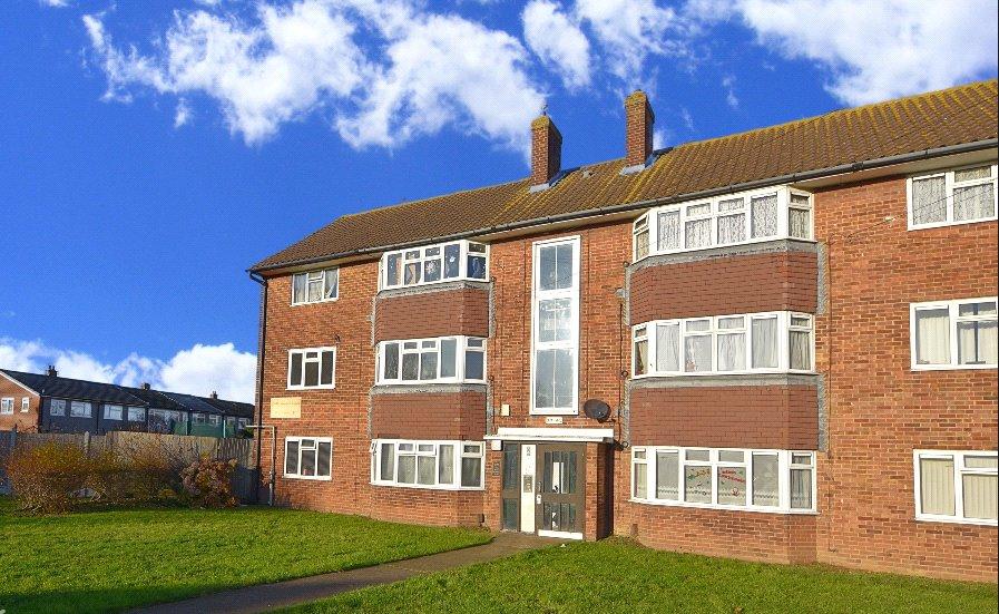 Delaware Crescent, Shoeburyness... 2 bed apartment - £190,000