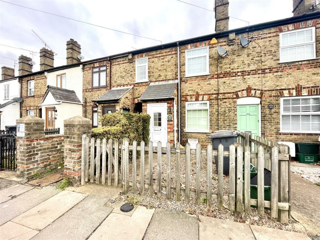 Rainsford Road, Chelmsford 3 bed terraced house to rent - £1,400 pcm (£ ...