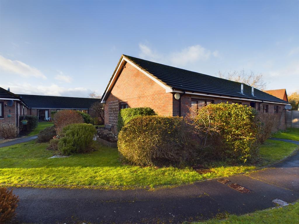 Wakeford Court, Pamber Heath, RG26 1 bed bungalow for sale - £165,000