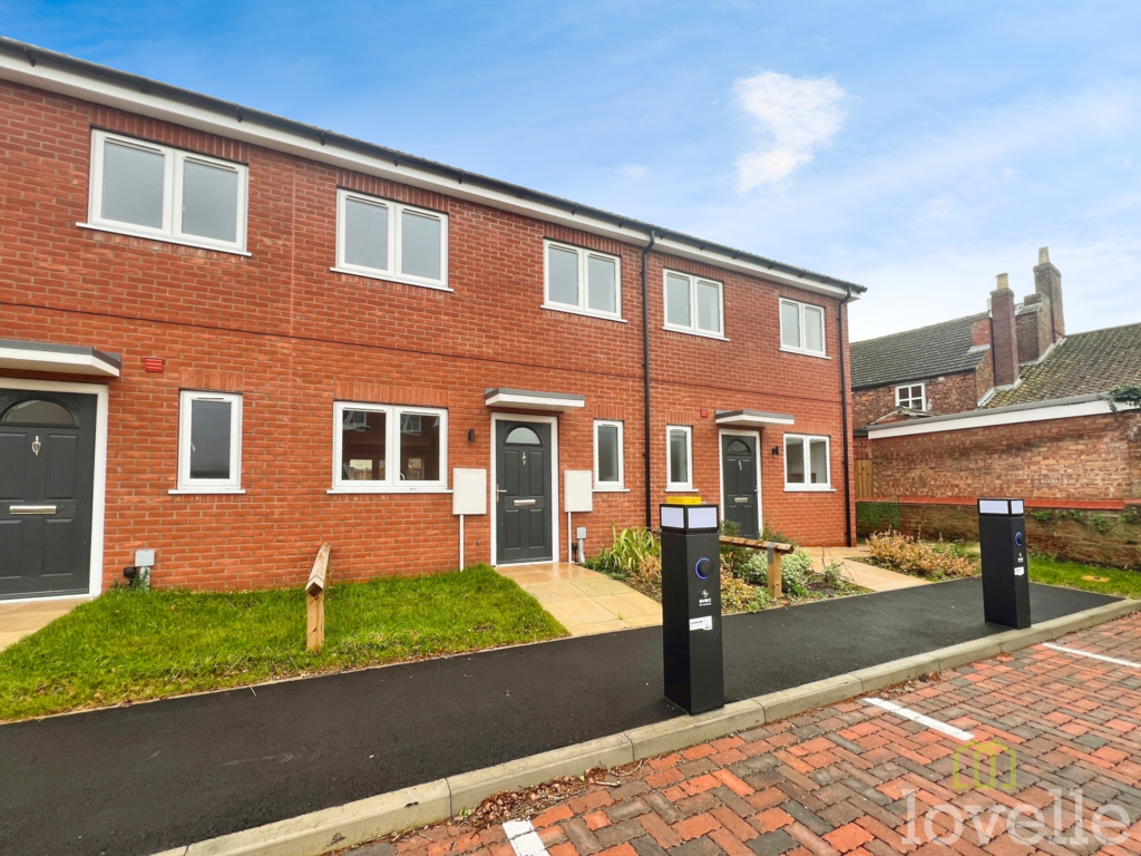 Blackburn Court, Coningsby LN4 2 bed terraced house - £910 pcm (£210 pw)