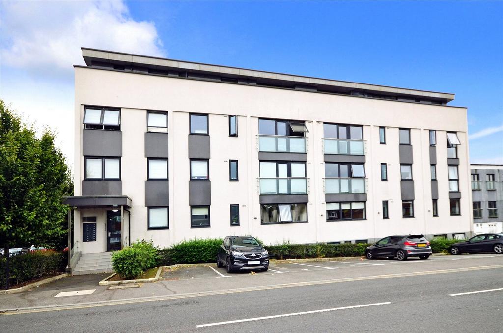 Christopher Road, East Grinstead... 1 bed apartment - £1,125 pcm (£260 pw)