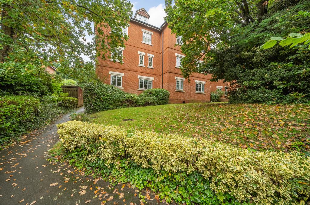 Abingdon Court, 9 Heathside Road, Woking 1 bed apartment for sale - £ ...
