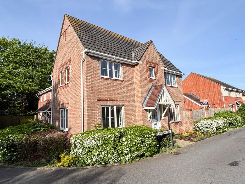 Wood Hill Way, Felpham 3 bed link detached house - £360,000