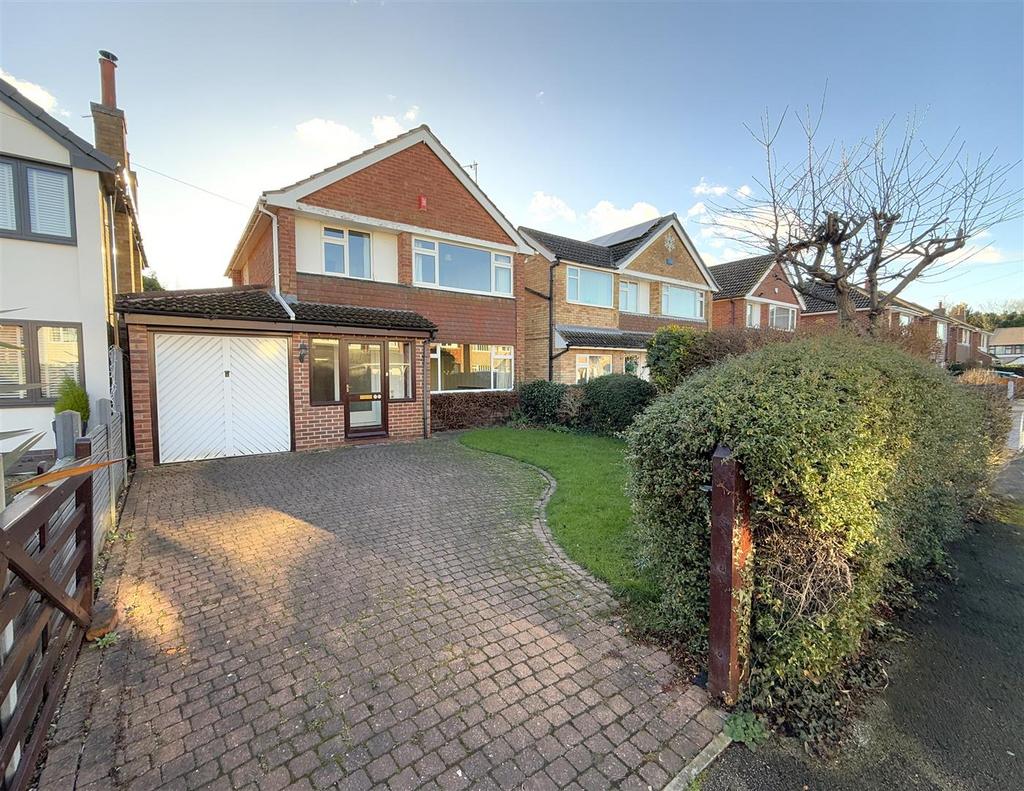 Grove Road, Bingham 3 bed detached house - £320,000