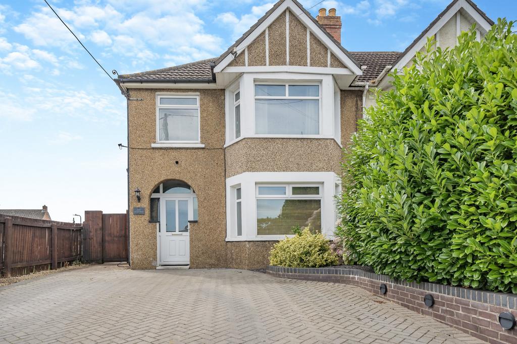 Newport Road, Caldicot 3 bed semi-detached house - £350,000