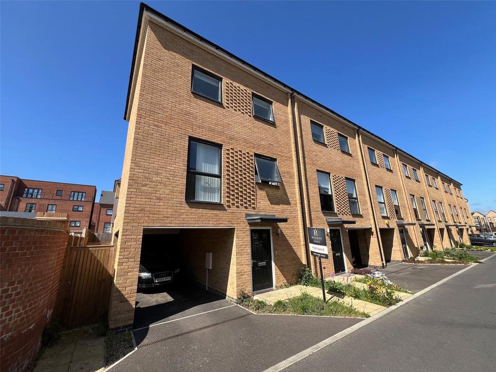 Calico Avenue, Hackbridge, SM6 3 bed end of terrace house for sale - £ ...