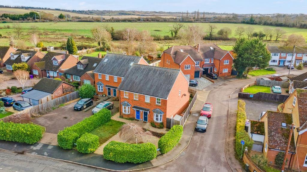 The Embankment, Ickleford, Hitchin, SG5 3 bed semi-detached house - £ ...