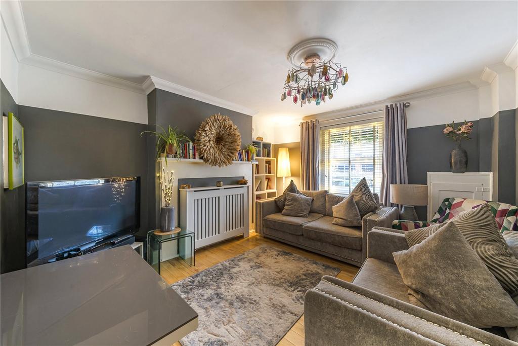 Portsmouth Road, Cobham, Surrey, KT11 3 bed semi-detached house - £600,000
