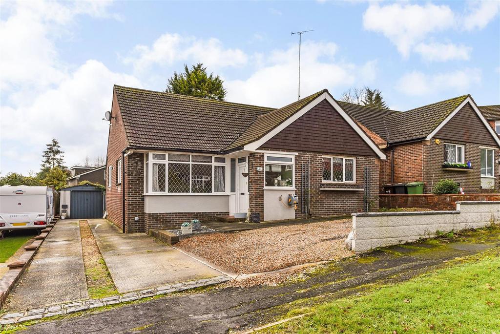 Peak Road, Clanfield 3 bed detached bungalow - £450,000