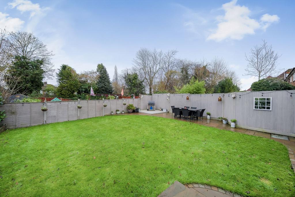 Headley Drive, Epsom KT18 1 bed flat for sale - £290,000