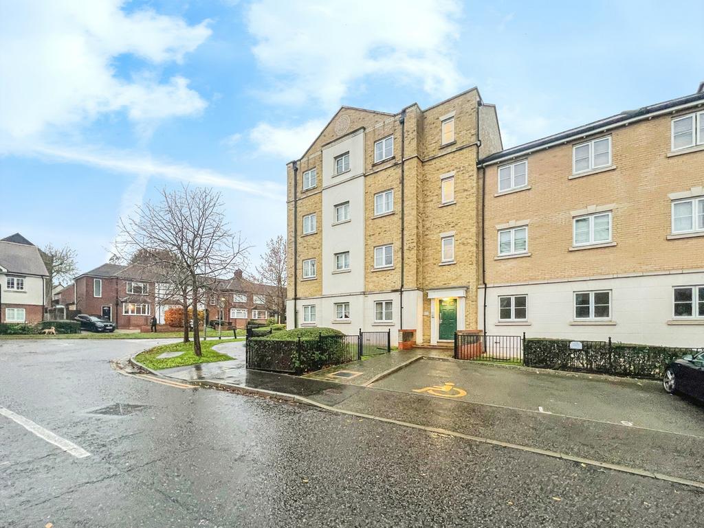 Axial Drive, Colchester, CO4 2 bed flat - £145,000