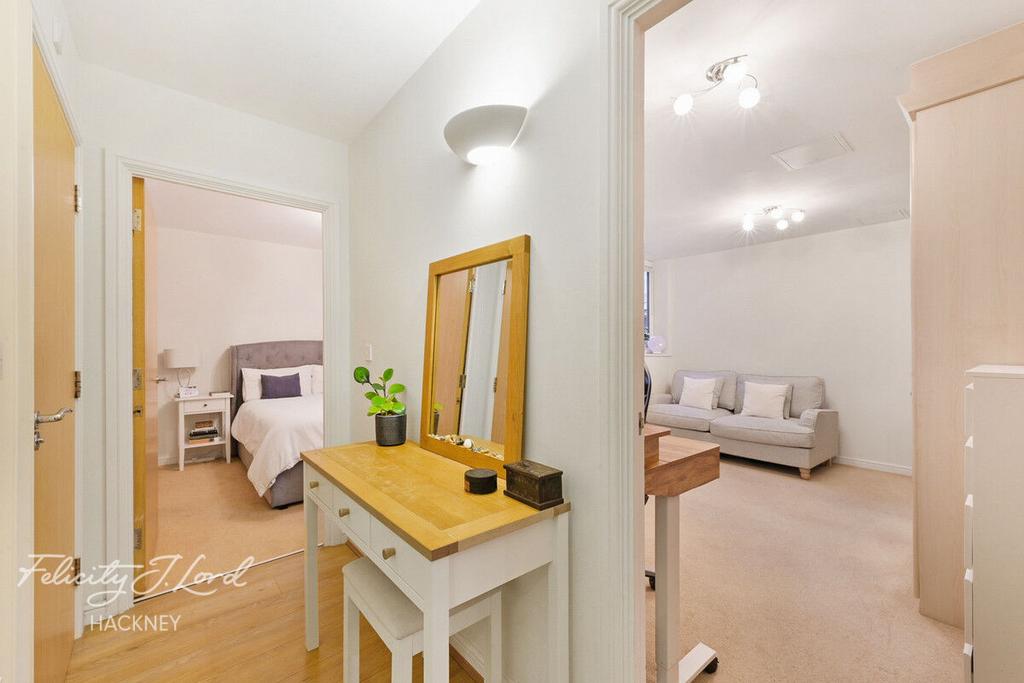 Hacon Square, Richmond Road, Hackney, E8 2 bed flat for sale - £550,000