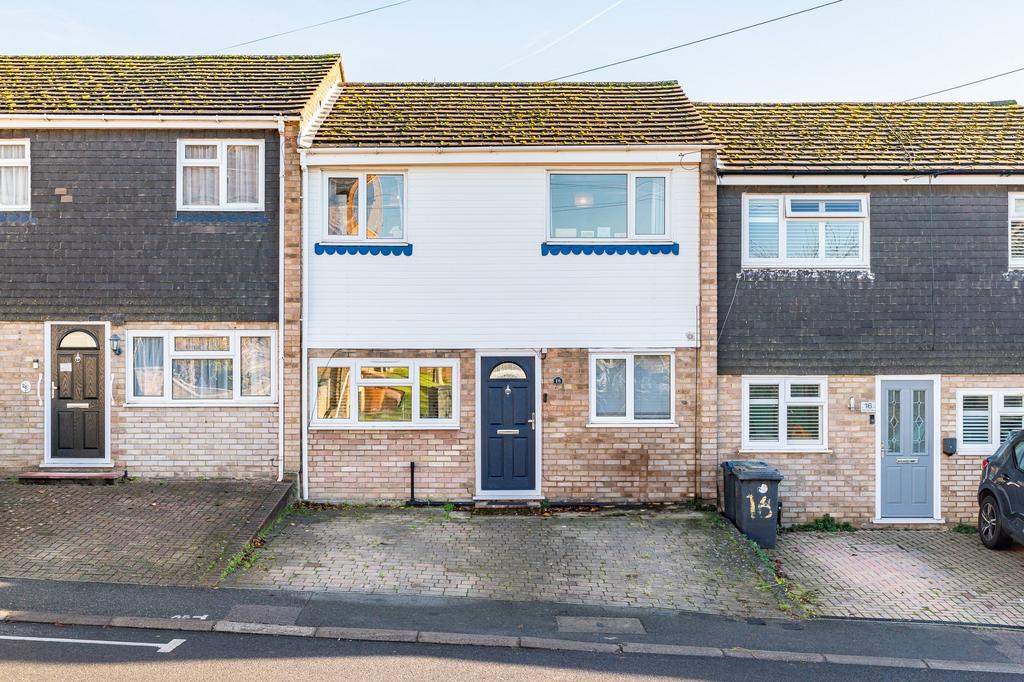 High Oak Road, Ware SG12 3 bed terraced house - £475,000
