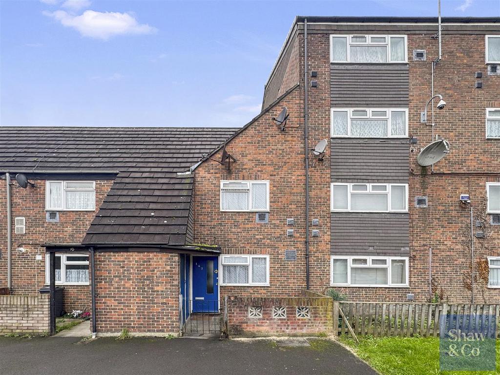 Tivoli Road, Hounslow TW4 2 bed terraced house for sale - £420,000