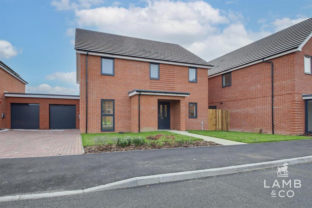 Paddocks Lane, Harwich CO12 4 bed detached house - £485,000