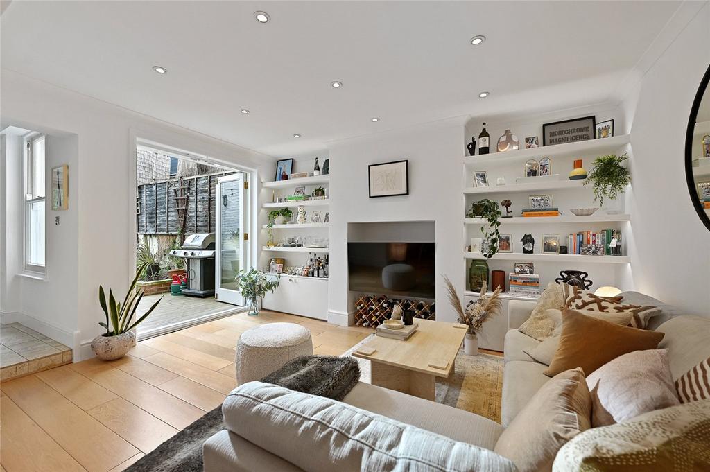 Westwick Gardens, Brook Green... 2 bed apartment - £650,000
