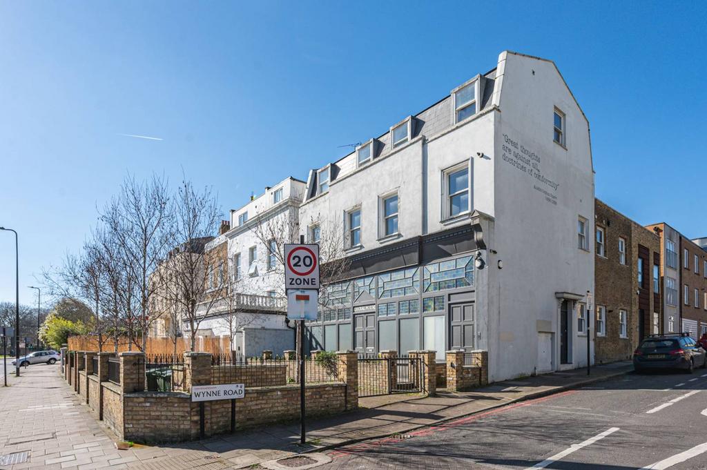 Brixton Road, Brixton, London, SW9 2 bed flat to rent - £2,800 pcm (£ ...
