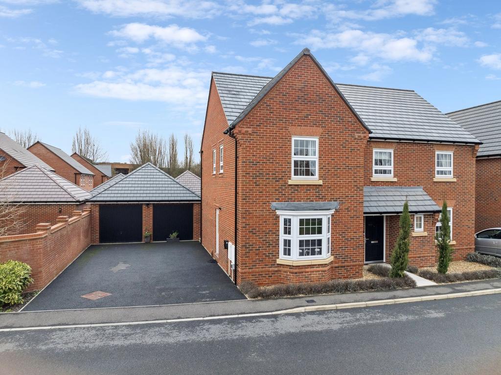 Prior Place, Wantage OX12 5 bed detached house for sale - £740,000